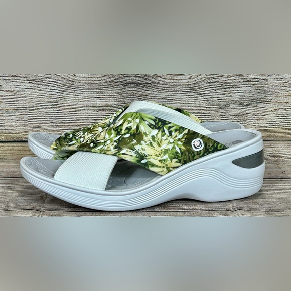 Bzees | Shoes | Bzees Diamond Xband Wedge Slide Sandal Green Sz 7 ...